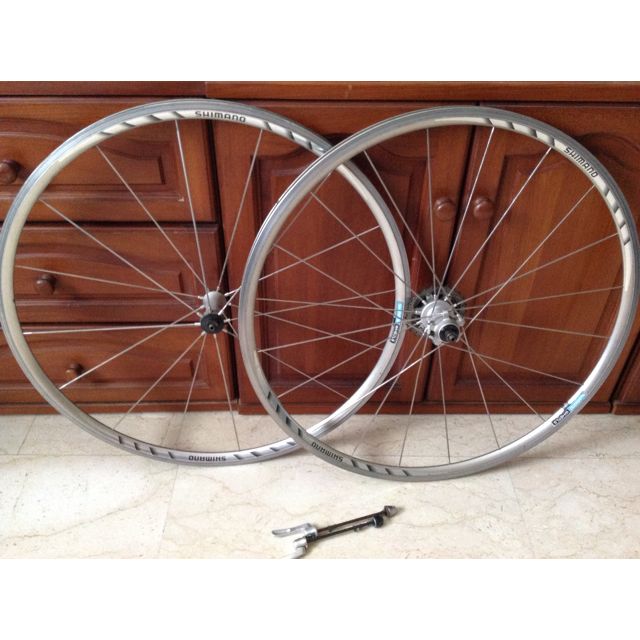 Shimano WH-R550, Sports Equipment, Bicycles & Parts, Parts ...