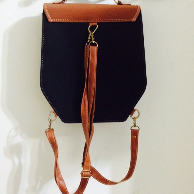 Structured Backpack With Heart Clasp Detail, Women's Fashion, Bags ...