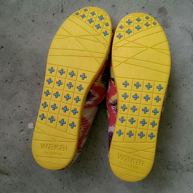 Wakai Shoes , Women's Fashion, Footwear, Sneakers on Carousell