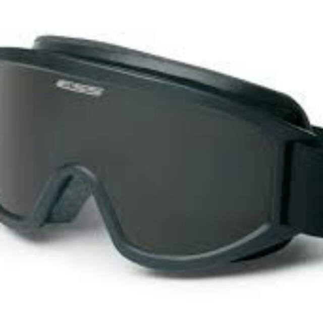 ESS Fit Striker Asian (BLACK), Men's Fashion, Activewear on Carousell