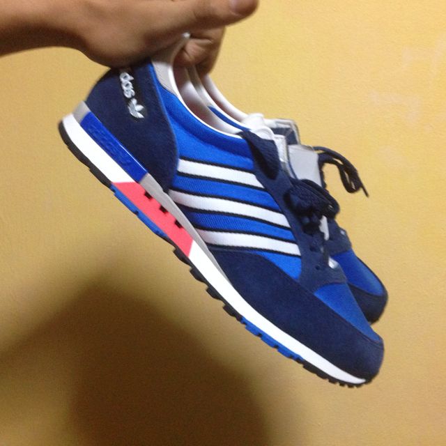 Adidas Phantom Original, Sports Equipment, Sports & Games, Racket ...