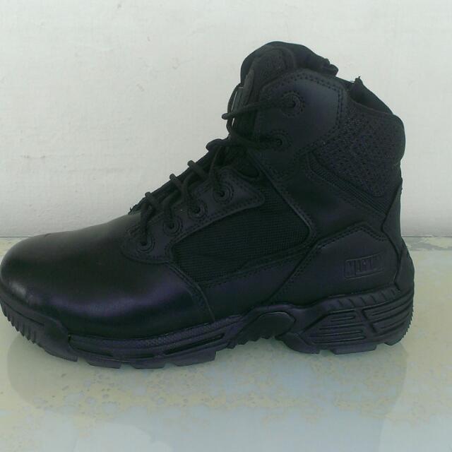 Magnum Boots, Women's Fashion, Footwear, Sneakers on Carousell