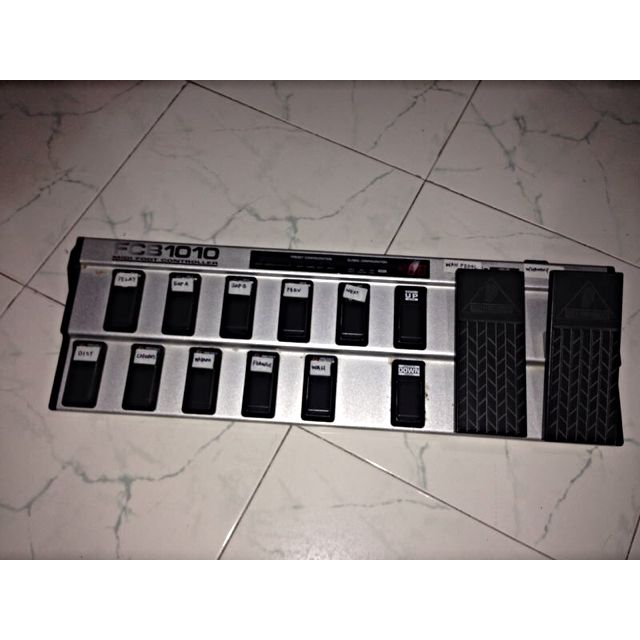 Behringer FCB1010 Midi Foot Controller, Hobbies & Toys, Music & Media ...