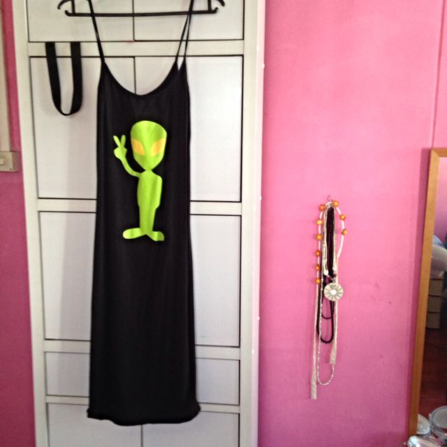 VINTAGE Omighty Black Alien Midi Dress, Women's Fashion, Tops ...