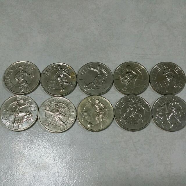 10/17 Manchester United Treble Coin Collection, Hobbies & Toys ...