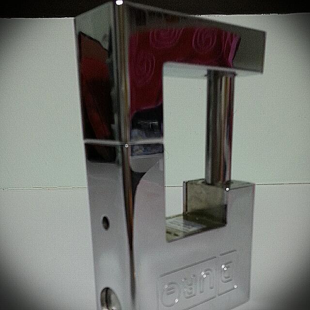 Duro Padlock Art 338 (Durable HDB Gate Lock), Furniture & Home Living ...