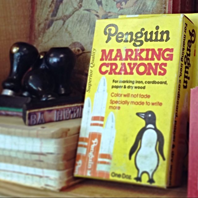 Vintage Penguin Marking Crayons - White (ca 1960s), Hobbies & Toys, Stationery & Craft ...
