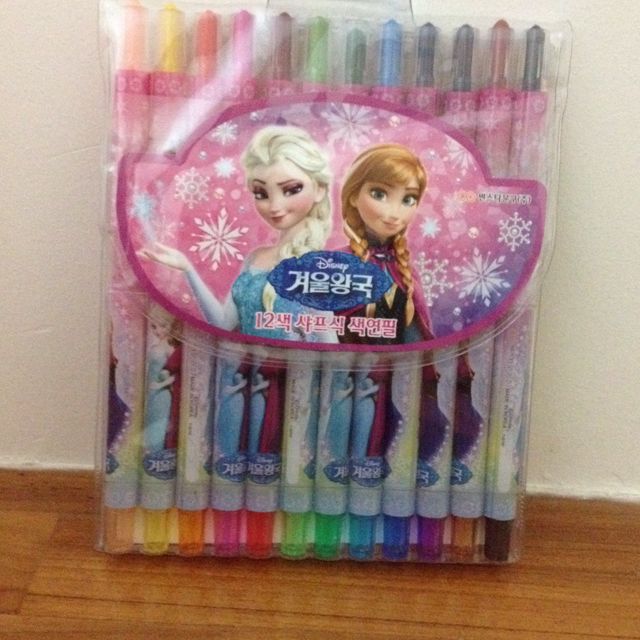 Frozen Rotation Crayon, Babies & Kids, Babies & Kids Fashion on Carousell