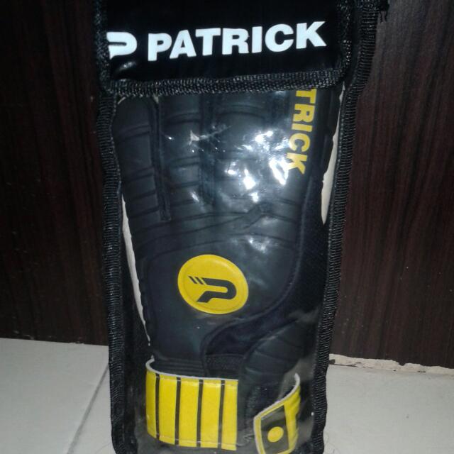 Patrick Goalkeeper Glove, Sports Equipment, Sports & Games, Racket ...