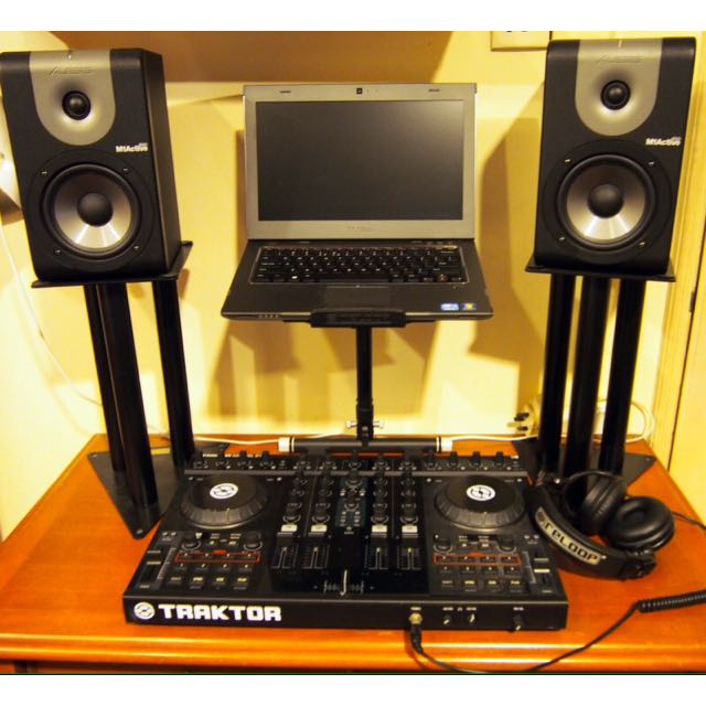 TRAKTOR KONTROL S4 Full Set + ALESIS Active Monitor Speakers, Audio ...