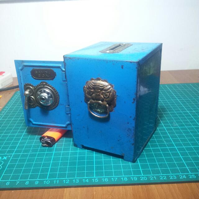 Tabung Peti Besi , Furniture & Home Living, Security & Locks, Locks ...