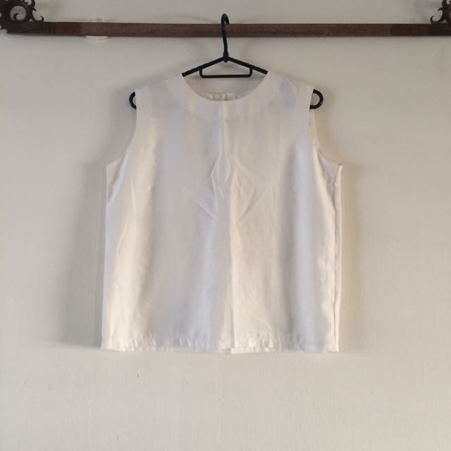 Basic Powder White Top, Women's Fashion, Tops, Sleeveless on Carousell
