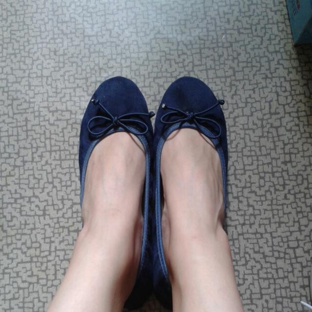 ballet style shoes , Women's Fashion, Footwear, Flats on Carousell