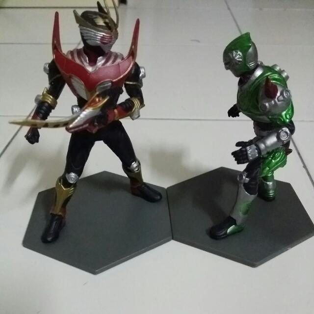 Kamen Rider Ryuki Survive & Kamen Rider Chameleon Figurine, Hobbies ...