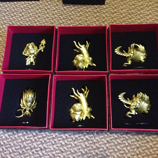 DOTA 2 Gold Demi Hero, Hobbies & Toys, Toys & Games on Carousell