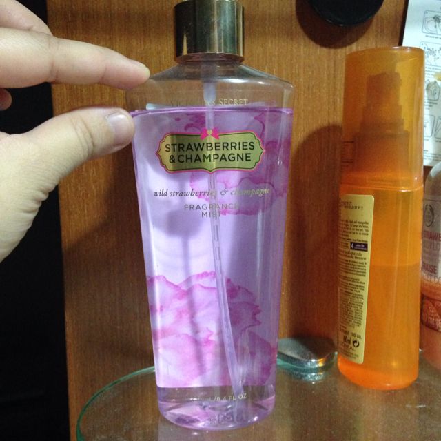(pending) Victoria Secret Body Mist, Women's Fashion, Bags & Wallets ...