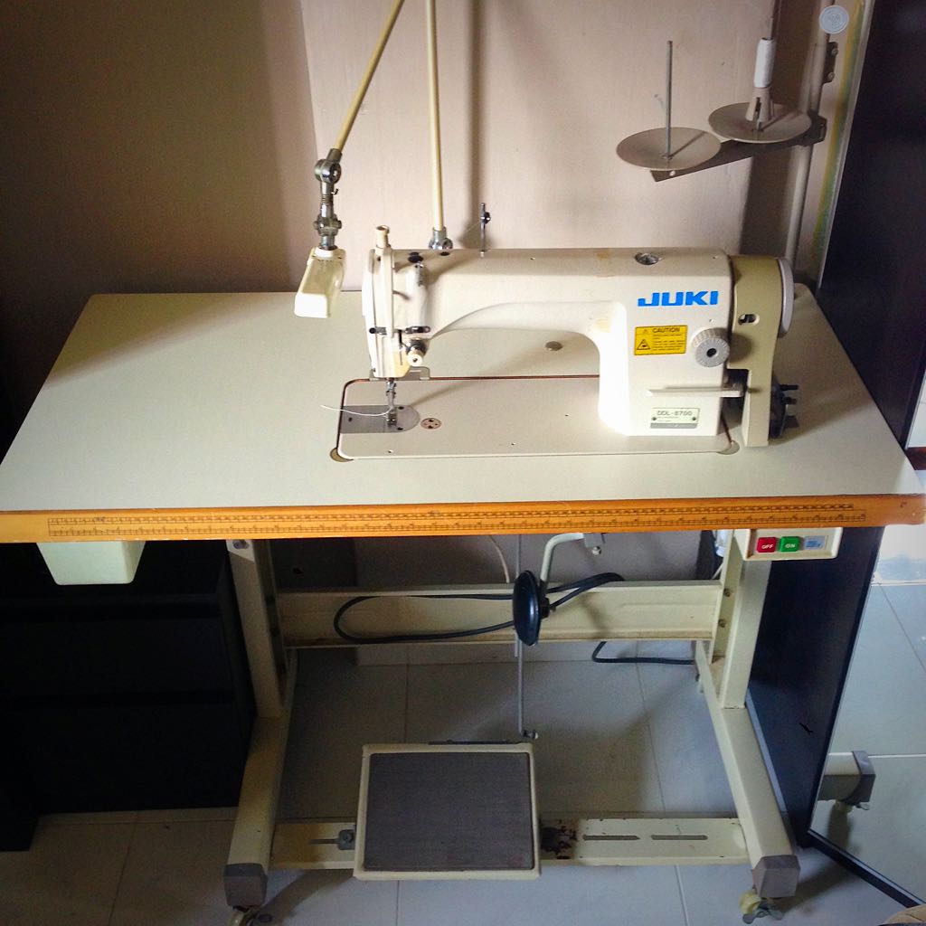 JUKI DDL-8700 Industrial Straight Stitch Sewing Machine, Hobbies & Toys ...