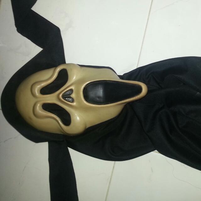 Authentic Ghostface From The Scream Movie, Hobbies & Toys, Toys & Games ...