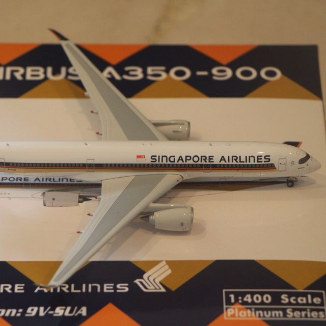 SIA A350 9V-SUA 1:400 Plane Model, Hobbies & Toys, Toys & Games on ...