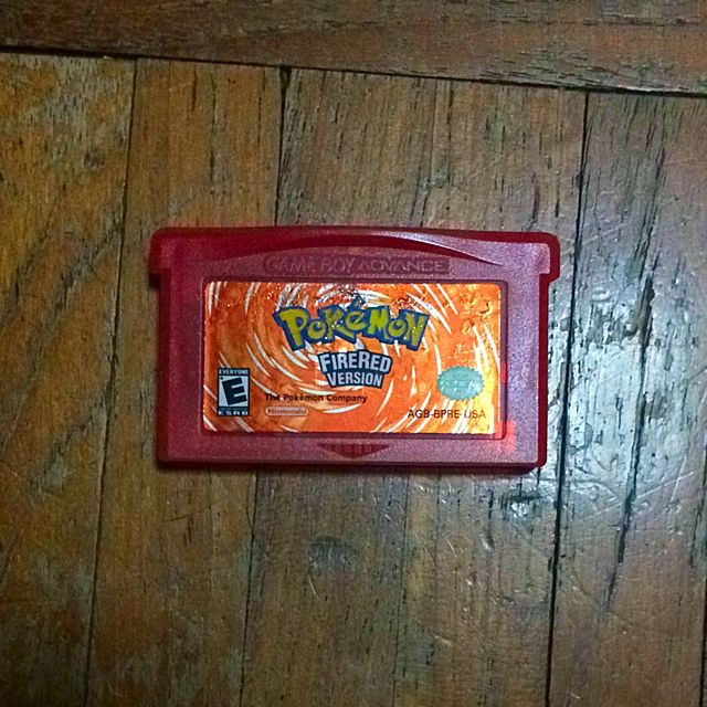 Gameboy Advance SP With Pokemon Original Fire Red Game, Luxury on Carousell