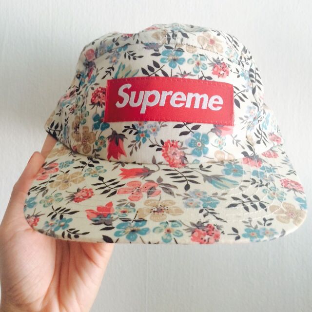 5-panel Supreme floral, Women's Fashion, Tops, Blouses on Carousell