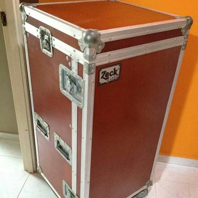 Pioneer CMX-3000 dual CD player, Behringer VMX 1000 7-Channel Rack ...