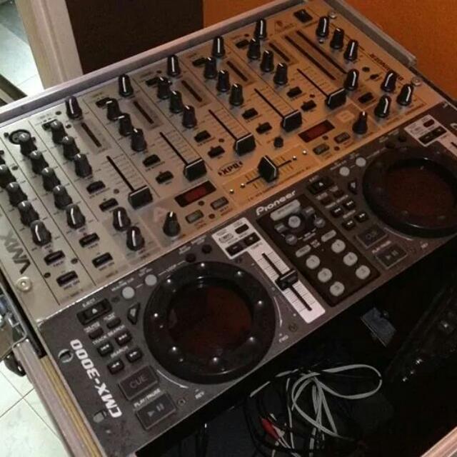 Pioneer CMX-3000 dual CD player, Behringer VMX 1000 7-Channel Rack ...