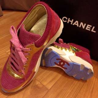 Kickers For Sale | Purses & Pouches | Carousell Singapore