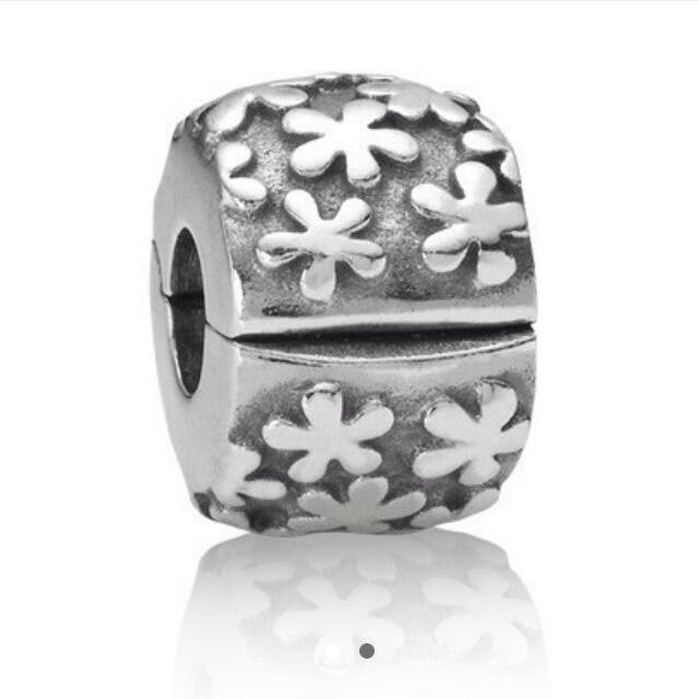 Authentic Pandora Daisy Clip, Women's Fashion, Jewelry & Organisers ...