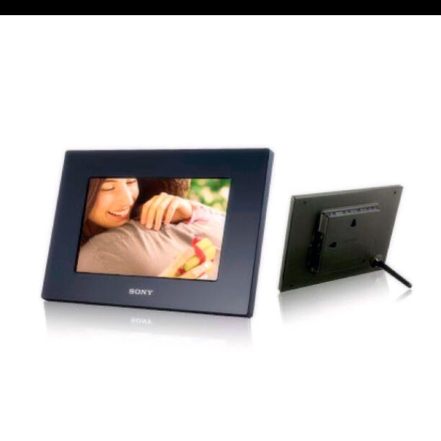 Sony Digital Photo Frame (DPF-A710), Computers & Tech, Parts ...