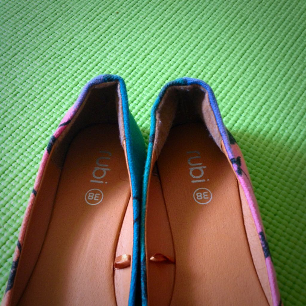 RUBI Flats, Women's Fashion, Footwear, Flats on Carousell