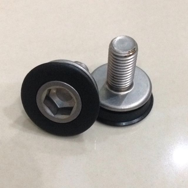 2 X Shimano Bolts For Square Tapered Bottom Bracket, Sports Equipment ...
