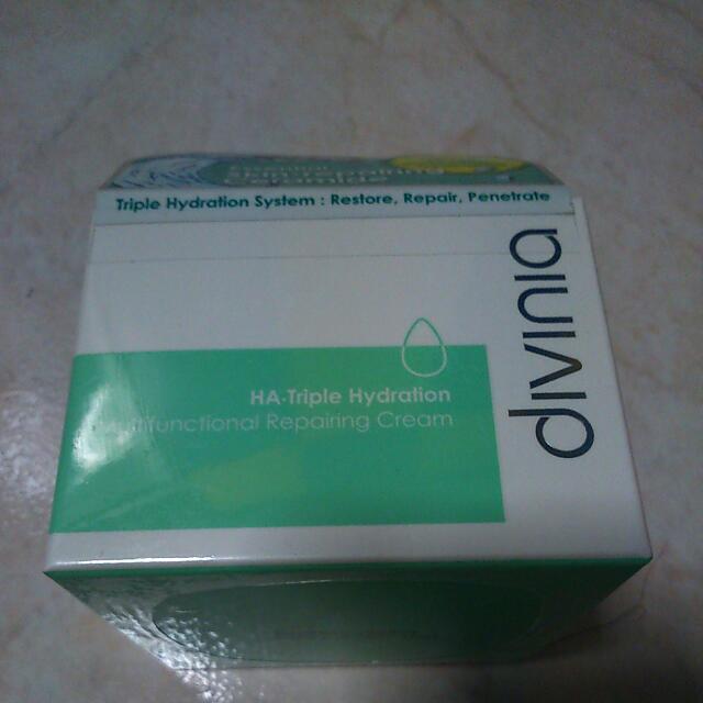 (Brand New) Divinia - HA - Triple Hydration Multifunctional Repairing ...