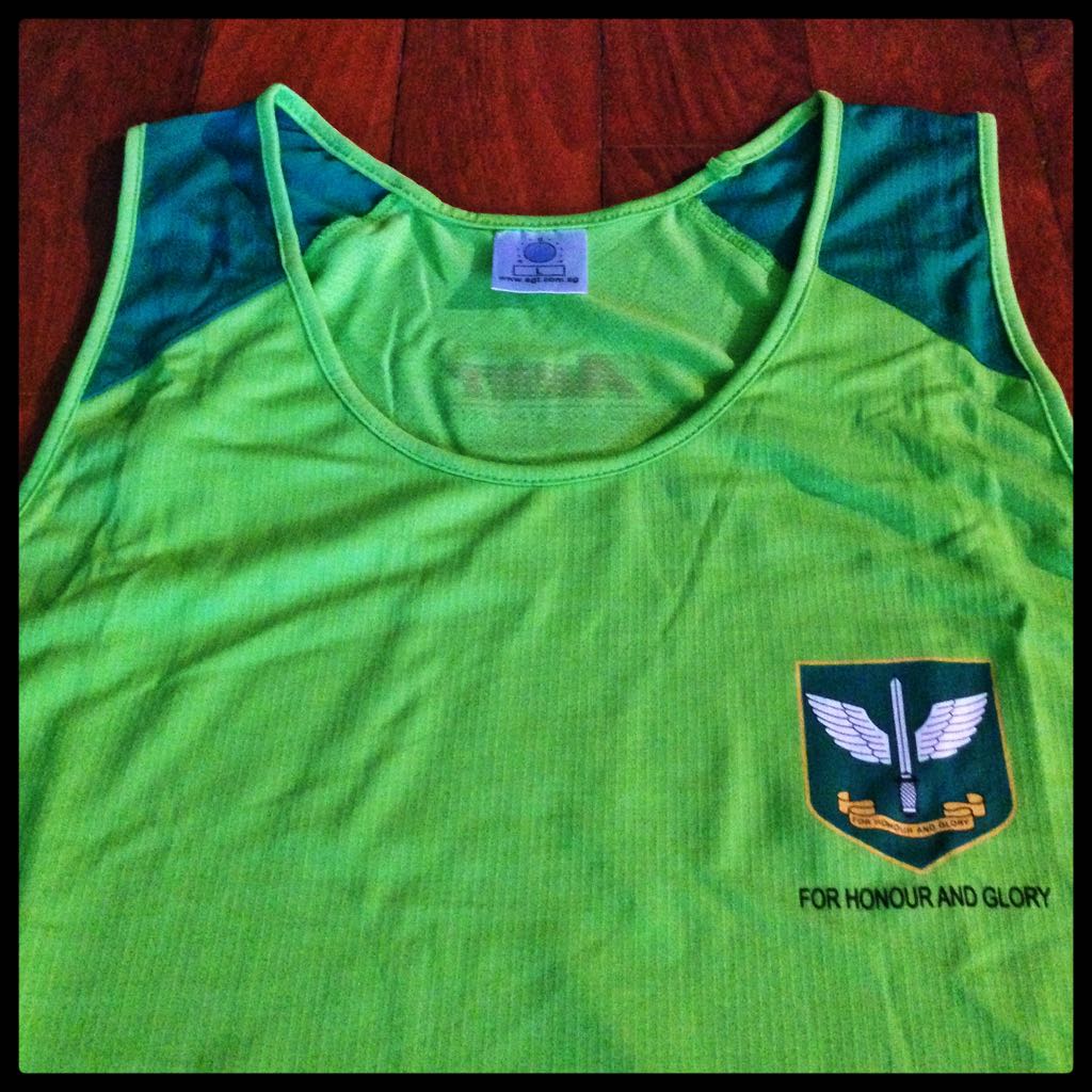 SAF Army Commando PT Singlet, Men's Fashion, Activewear on Carousell