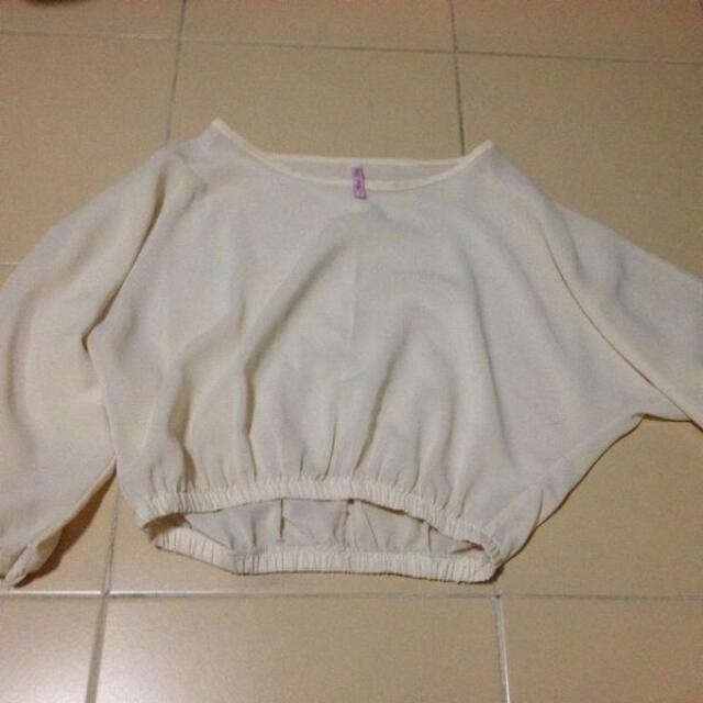 Cream Cropped Top , Women's Fashion, Tops, Other Tops on Carousell