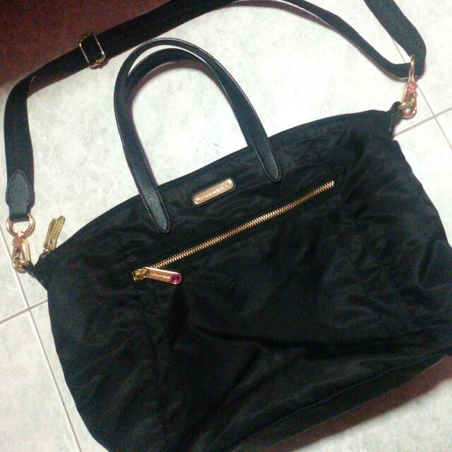 Victoria's Secret Two ways bag , Women's Fashion, Bags & Wallets, Cross ...