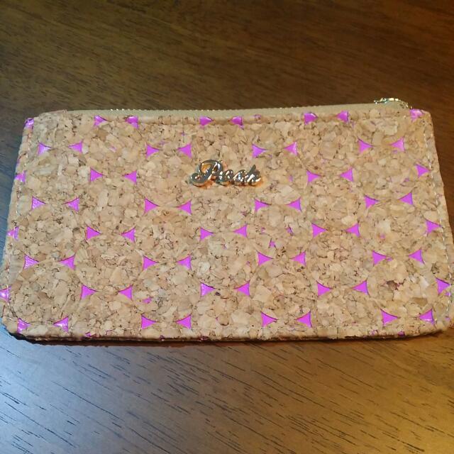 POSH Chipboard Pouch , Women's Fashion, Bags & Wallets, Purses ...