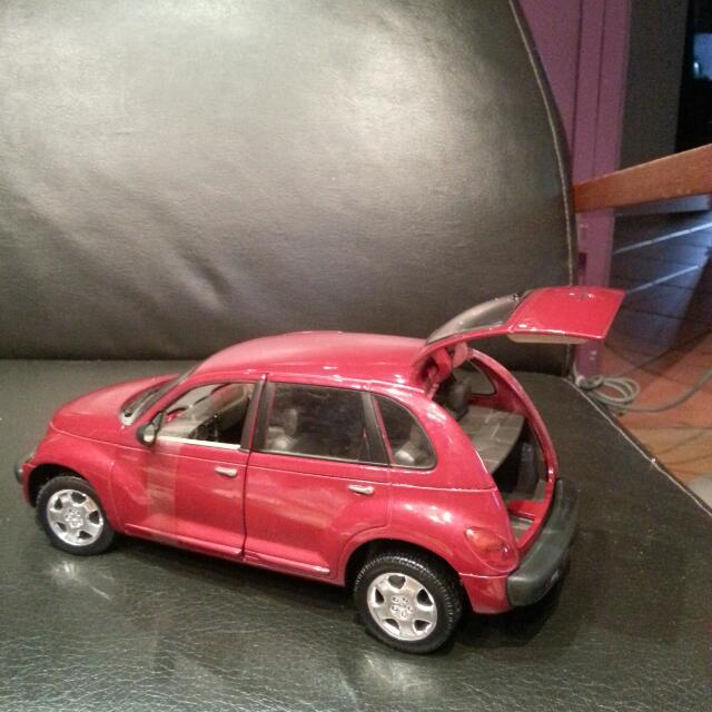 Vintage Die-Cast Scale 1:18 Chrysler PT Cruiser Special Edition By ...