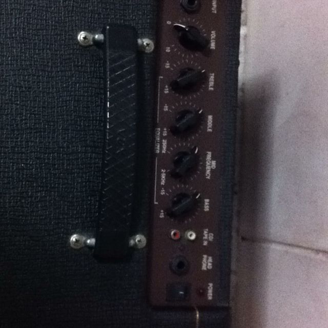 VOX T-15 Bass Electric Guitar Amplifier, Hobbies & Toys, Music & Media, Music Accessories on ...