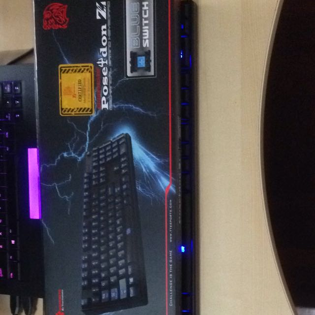TTesports illuminated Poseidon Z mechanical gaming KeyBoard (Blue ...
