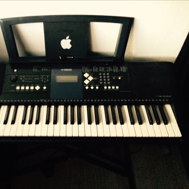 Yamaha Psr E333, Hobbies & Toys, Music & Media, Musical Instruments on ...