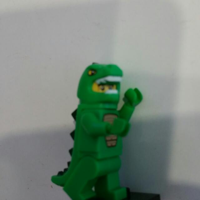 LEGO Mini Figurines Series 5 Lizard Man, Hobbies & Toys, Toys & Games ...