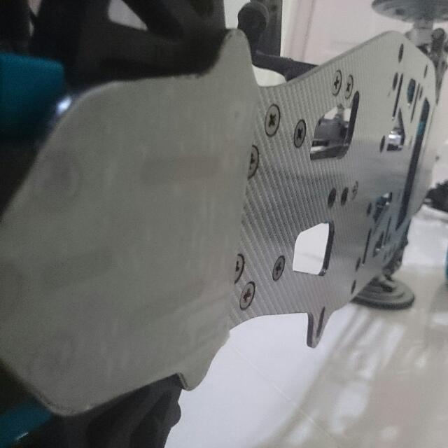 TAMIYA TA04 TRF White Carbonized (SSG Clean Chassis) , Hobbies & Toys, Toys & Games on Carousell