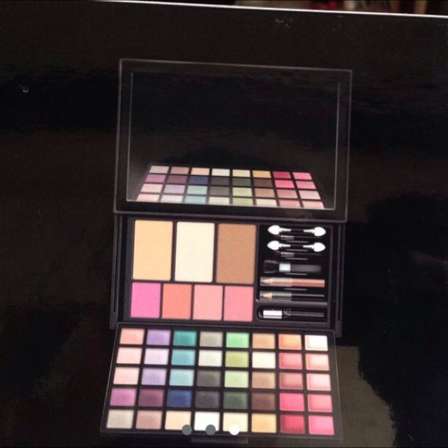 Victoria Secret Backstage Bombshell Make Up Kit, Beauty & Personal Care ...