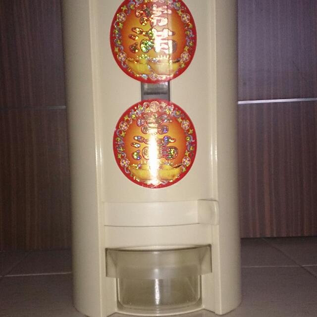 10kg Tupperware Rice Container, TV & Home Appliances, Kitchen ...