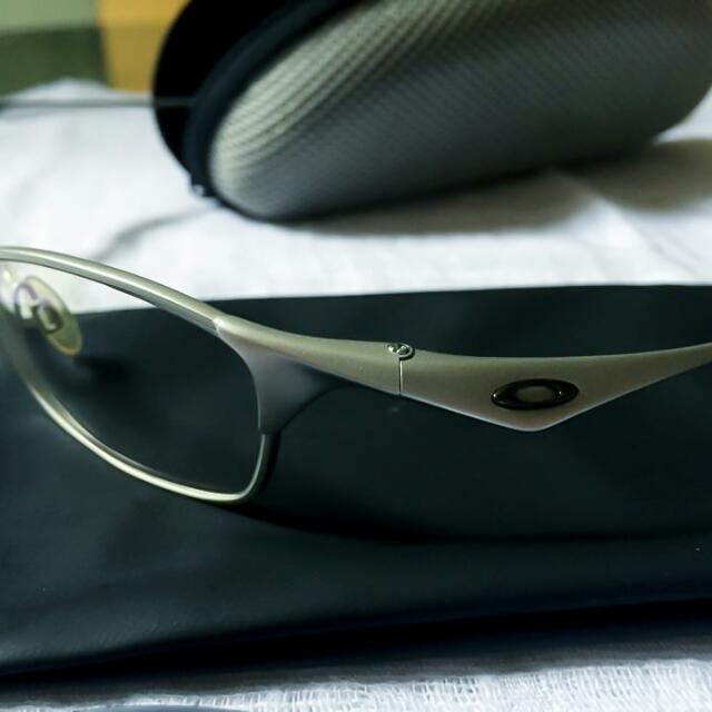Oakley Wiretap - Silver, Men's Fashion, Watches & Accessories ...
