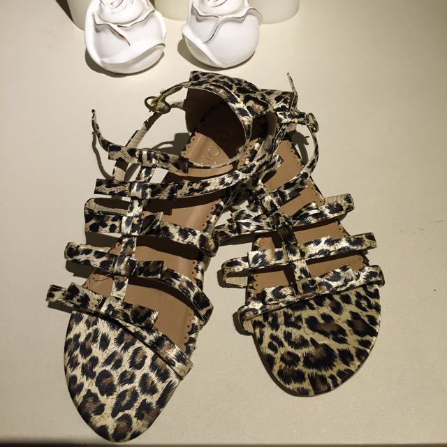 Rubi Flats, Women's Fashion, Footwear, Flats on Carousell