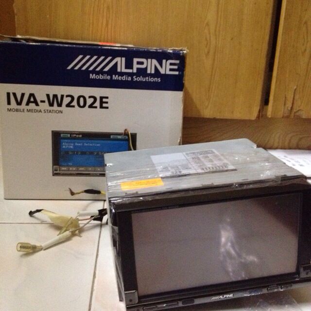Alpine Head Unit IVA-W202E all in one set, Looking For on Carousell