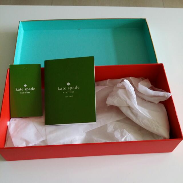 (Reserved) Kate Spade Gift Box, Luxury, Bags & Wallets on Carousell