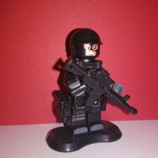 SWAT MINIFIGURES., Hobbies & Toys, Toys & Games on Carousell